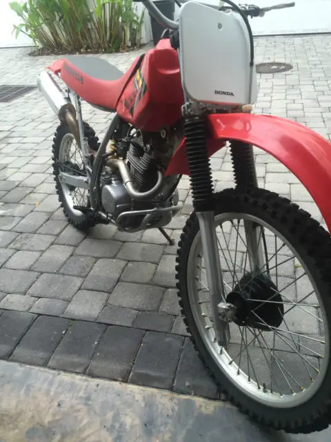 2002 Honda XR 200 TRAIL BIKE