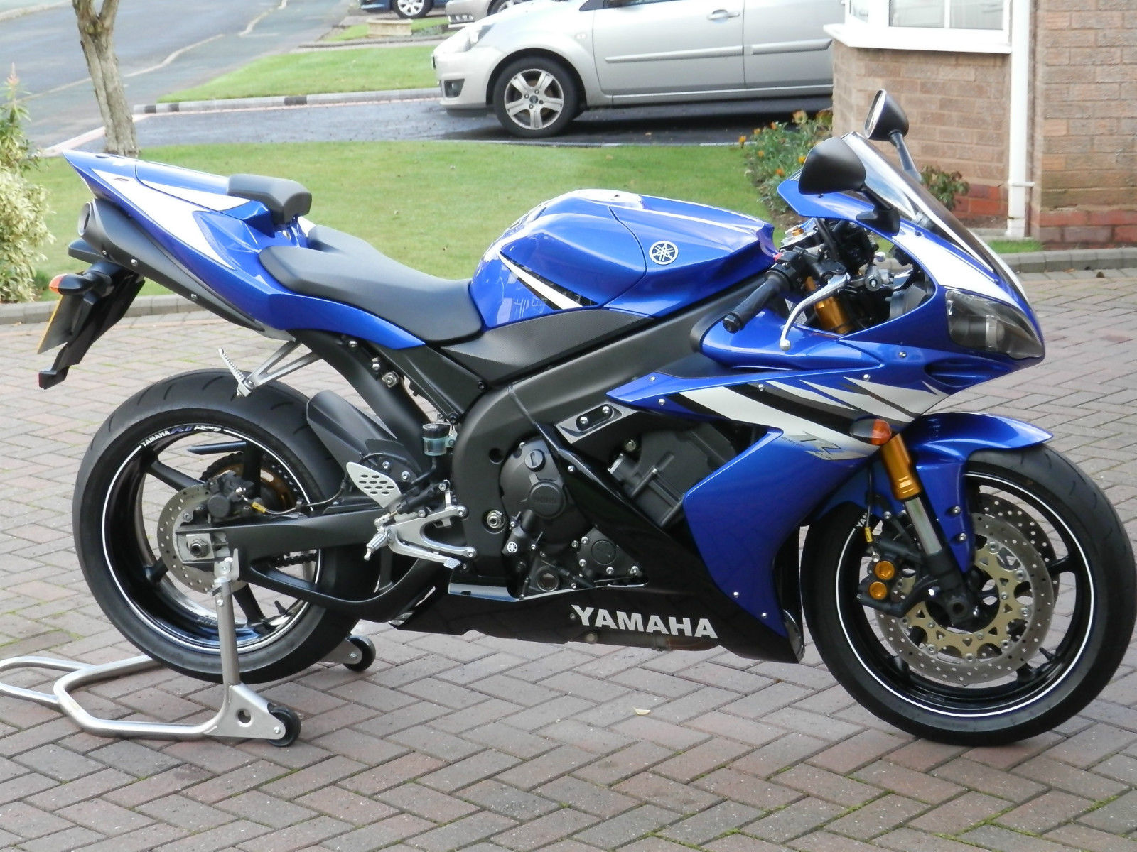 2007 YAMAHA YZF R1 2006 BLUE Very Low Mileage 