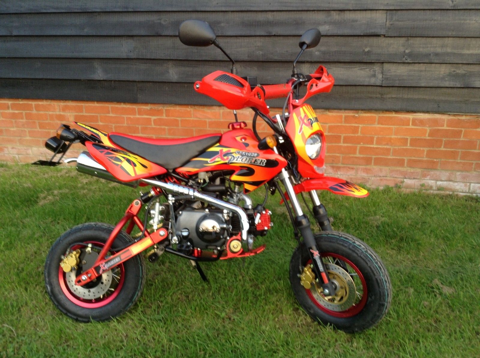  BRAND NEW ROAD LEGAL EXPLORER PIT BIKE 50cc ONLY 475 BACK IN