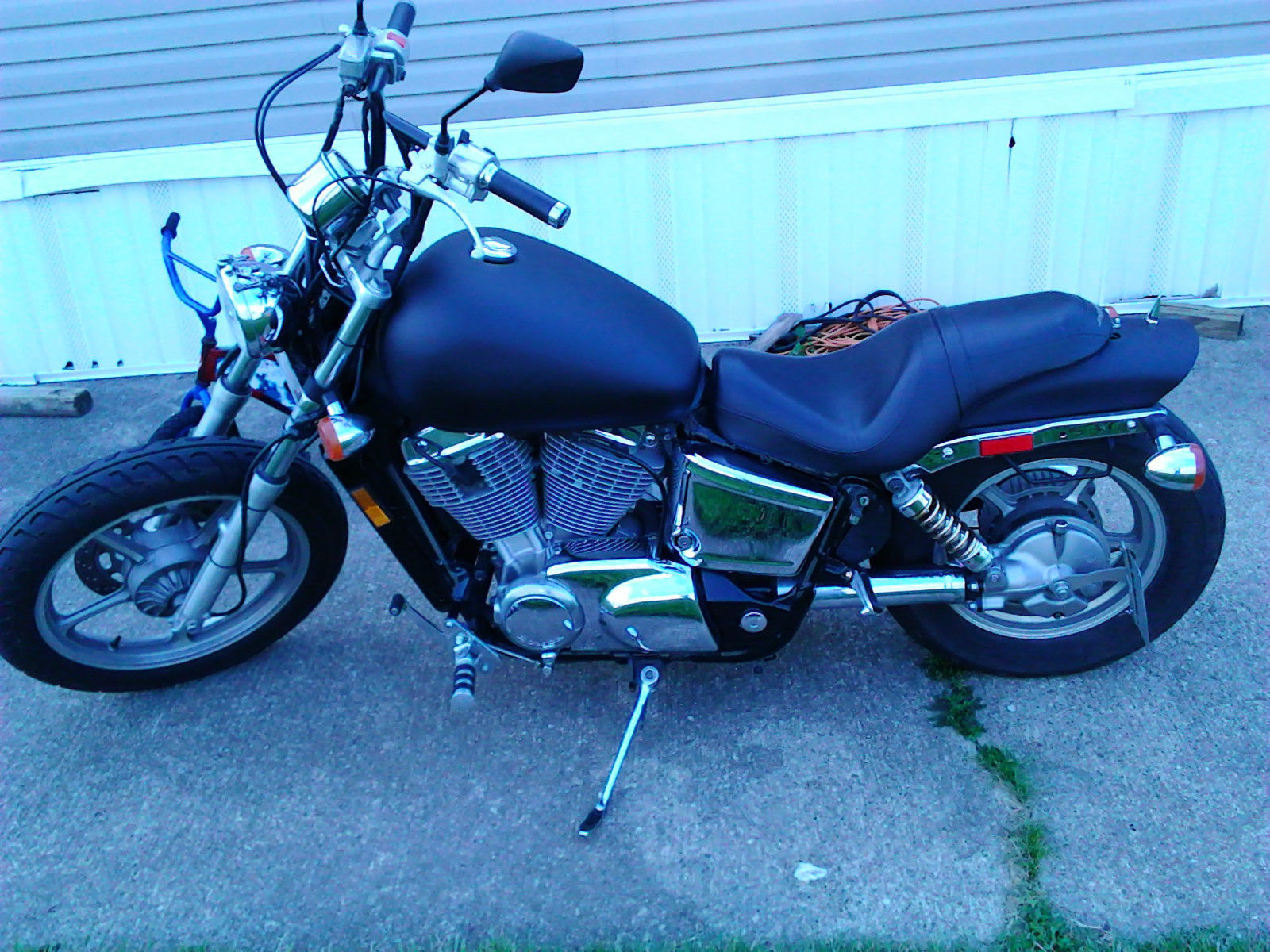 Honda 1100 Custom Bobber Year 2000 Flat Black Lowered Sound Awesome