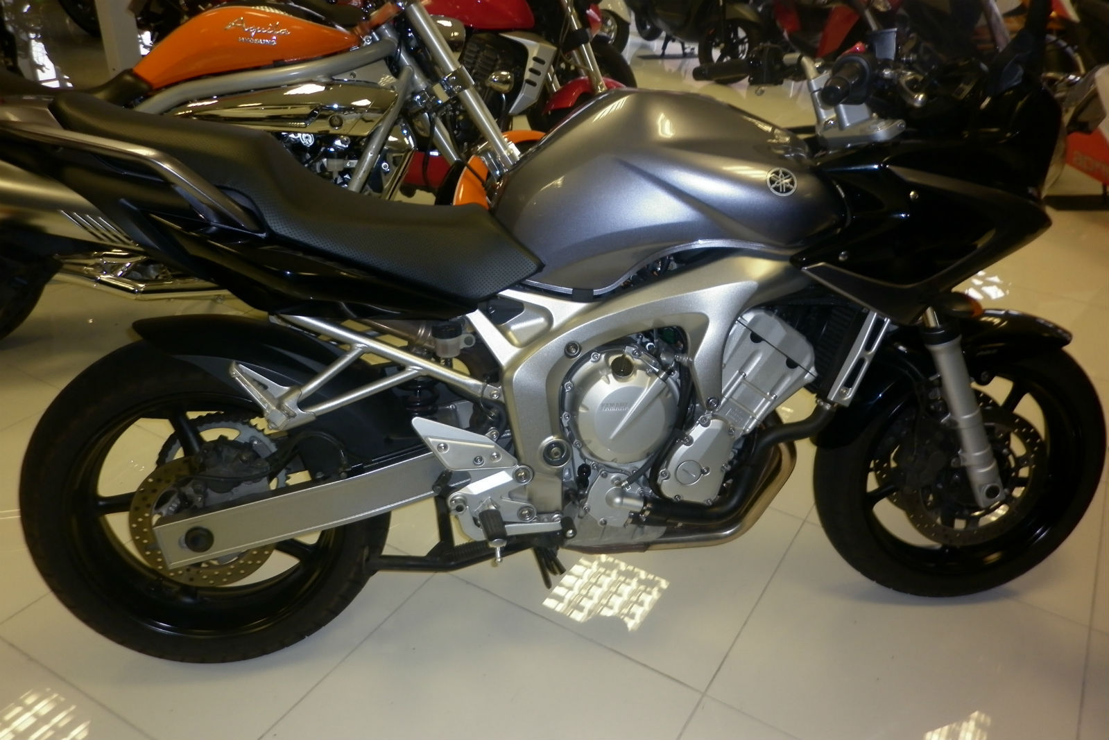 Yamaha FZ6-SA