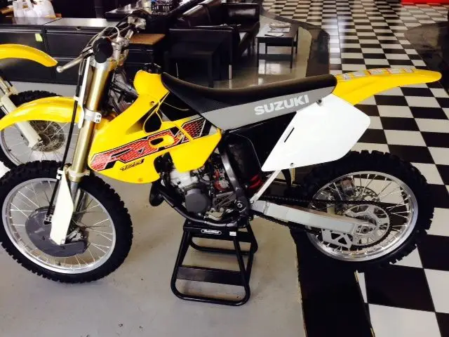 * NEW * 2000 Suzuki RM125 all original RM 125 vintage Ahrma Mx 00 Classic