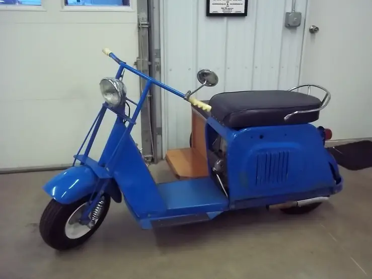 1952 Cushman with side car very nice scooter
