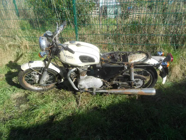 1976 triumph 650 saint ex met police outrider m/cycle restoration ...