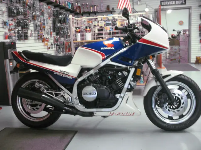 1984 VF750F VF 750 F Interceptor Excellent Condition