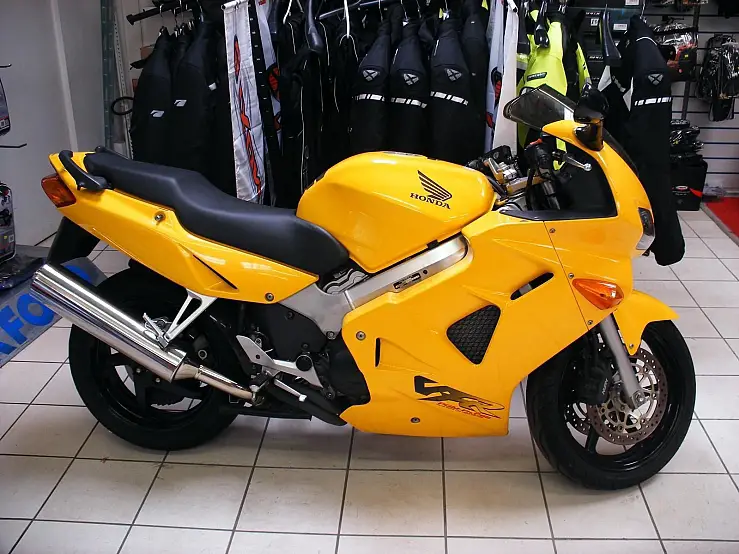 1999 (V) Honda VFR800 HONDA VFR800 SPORTS TOURER 800cc Sport/Tourer Yellow