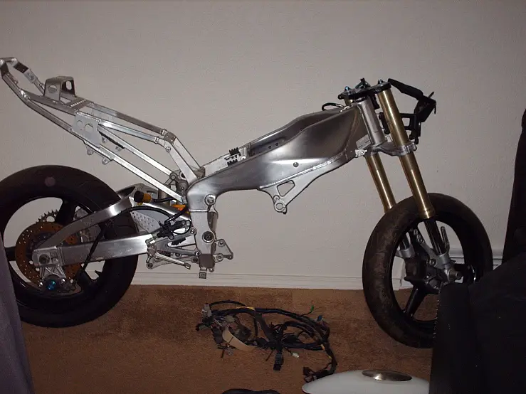 1999 Yamaha R1 rolling chassis