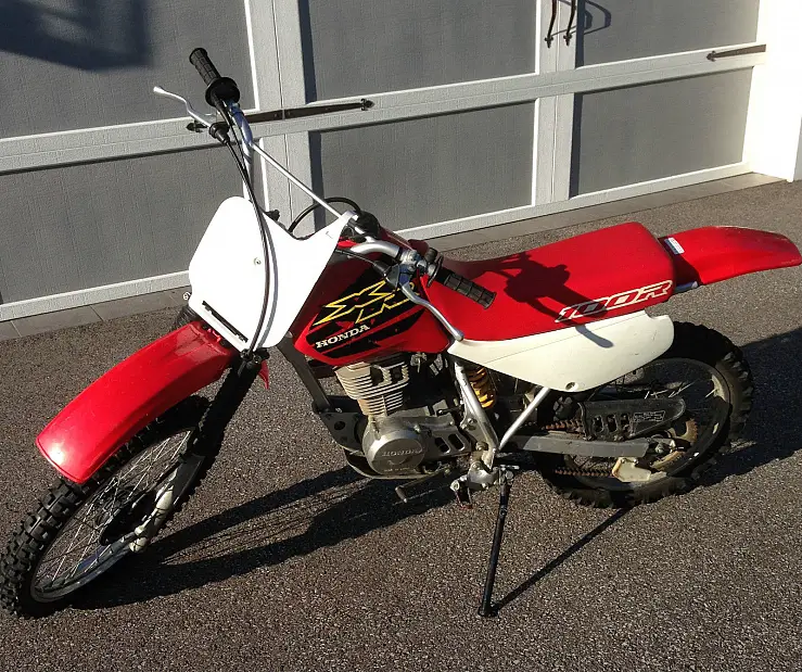 2000 Honda XR100R Red dirt bike trail bike