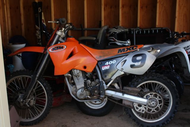 2001 KTM 400MXC DIRTBIKE