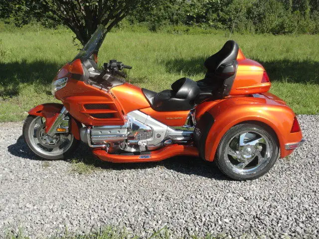 2002 HONDA GOLDWING GL 1800 w/ CALIFORNIA SIDECAR'S VIPER CONVERSION KIT
