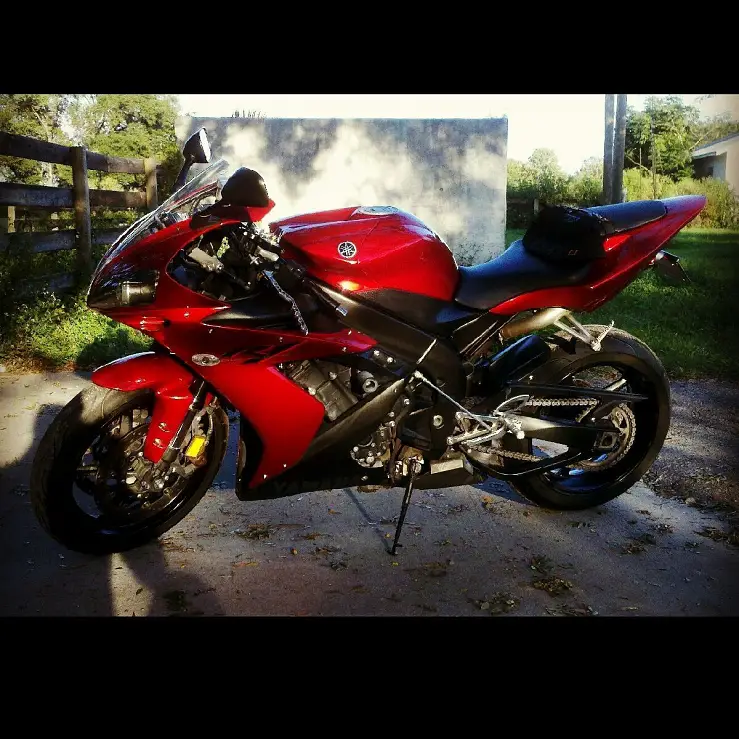 2005 Yamaha R1 in excellent condition.