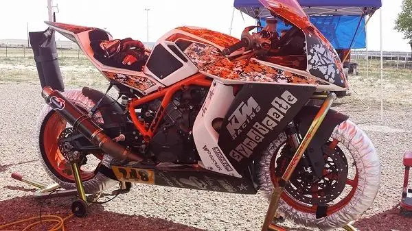 2012 KTM RC8R RACE BIKE