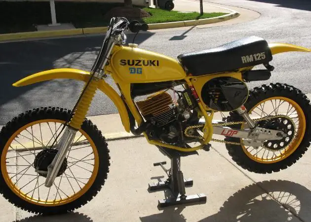 77 Suzuki RM125B with lots of rare aftermarket goodies