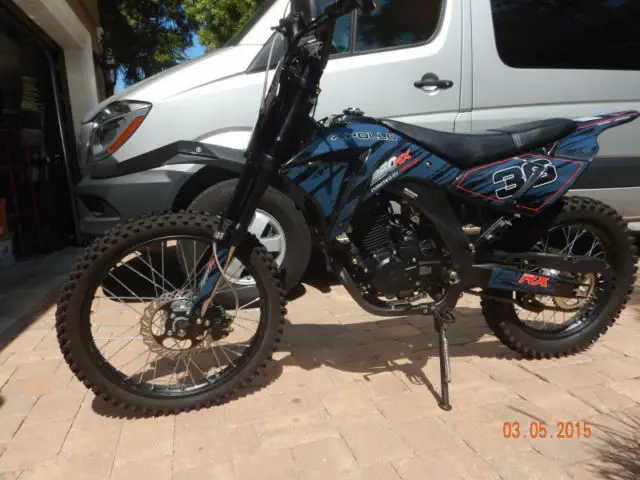Apollo 250 Dirt Bike