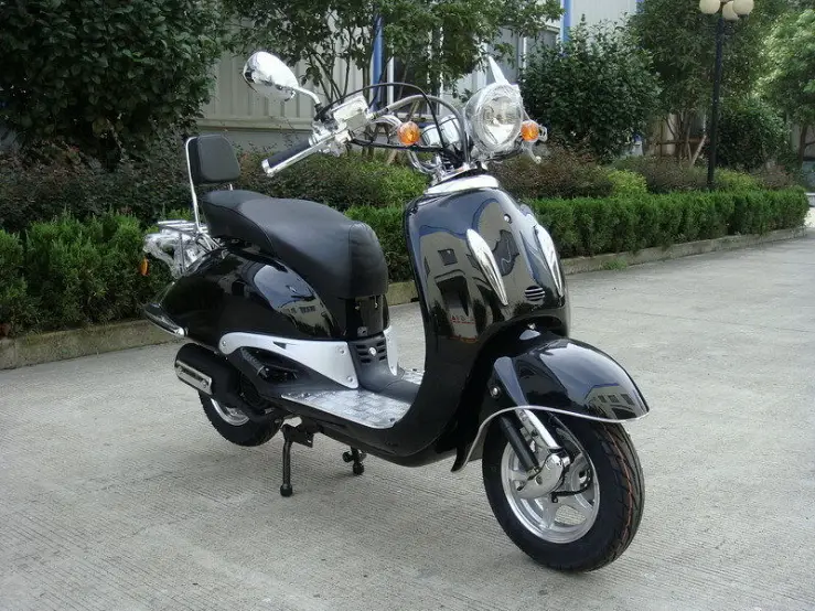 BLACK 50cc SCOOTER RETRO MOPED MOTORCYCLE YIYING TOMMY "NEW 64 REG"