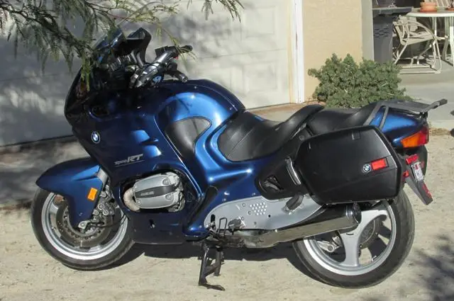 BMW 1996 R1100RT Astral Blue