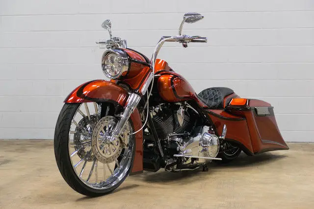 Custom Bagger 2013 Harley Davidson Road King. 26" Front Wheel.