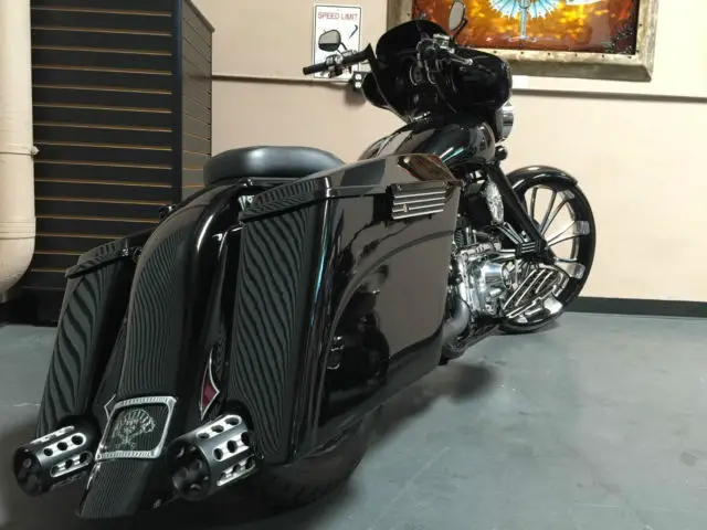 CUSTOM BIG WHEEL BAGGER BUILT BY ILLUSION