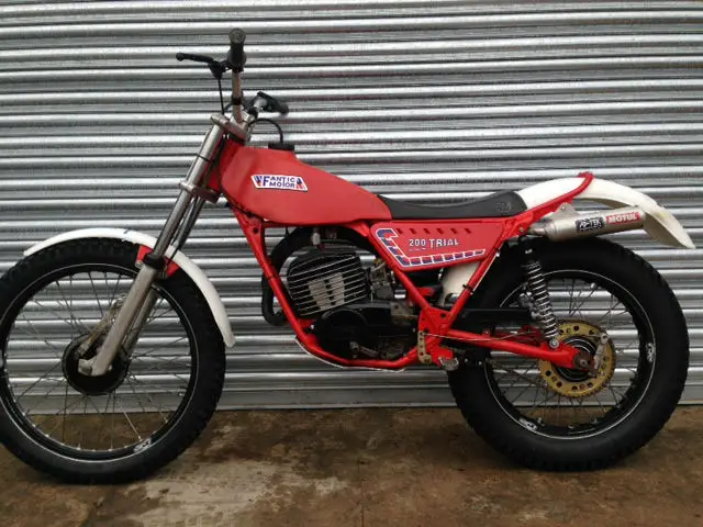FANTIC 200 TWIN SHOCK TRIAL BEST AVAILABLE ??1995 ?? EITHER WAY WHY?