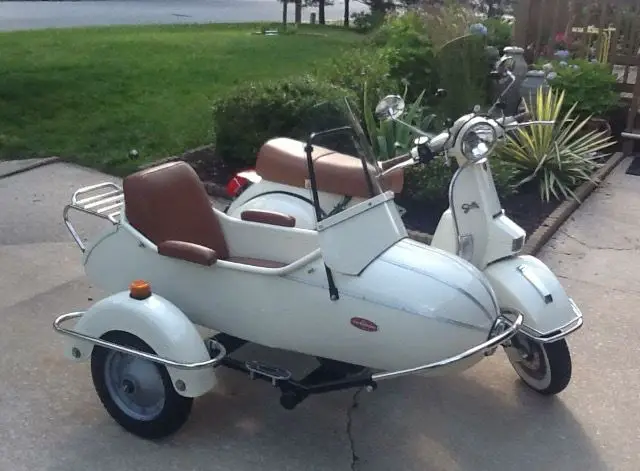 Genuine Scooter Company Stella 4T with Sidecar!
