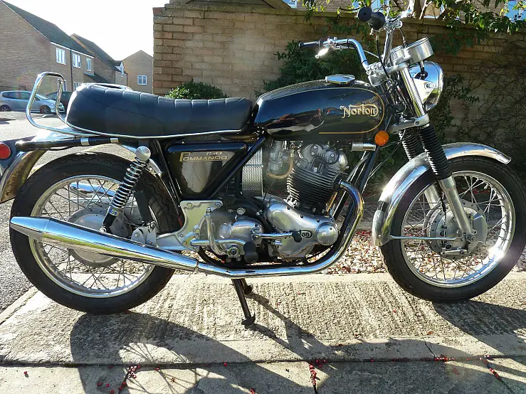Norton Commando 750 Roadster
