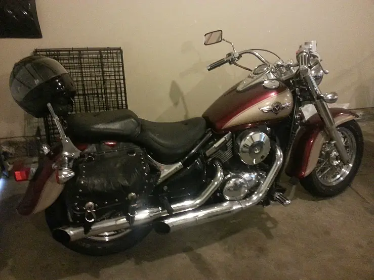 Red/tan 2000 Kawasaki Vulcan 800 Classic Cruiser