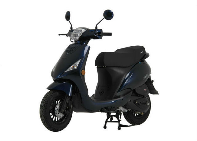 Sinnis Street 50cc learner legal moped / scooter