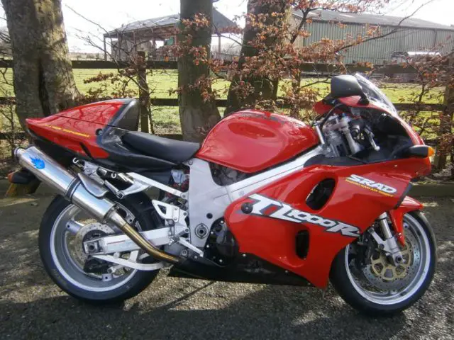 SUZUKI TL1000R, JUST 12,602 MILES, BLUE FLAME CANS, SEAT HUMP.