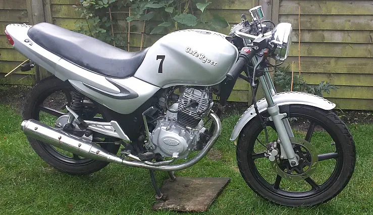 SYM XS 125cc cafe racer