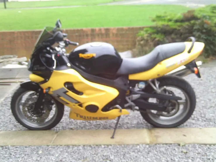 triumph tt 600cc bike