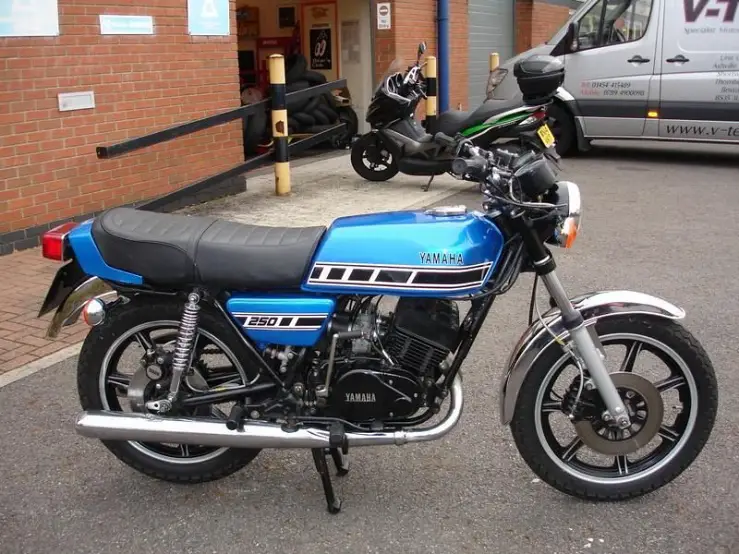 YAMAHA RD 250 DX - 1977 - LOTS OF RECENT WORK SEE LIST