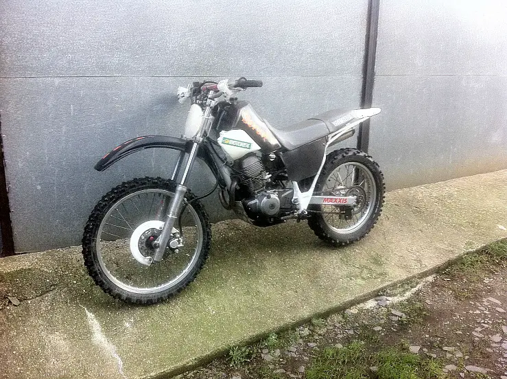 yamaha xt225 serow (off road bike )
