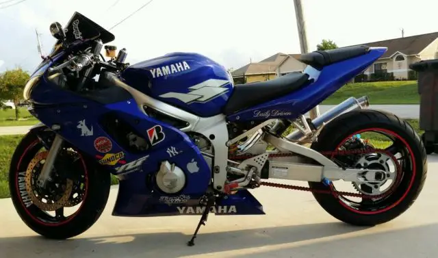 02 Yamaha YZF R6