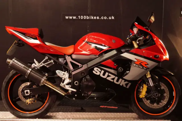 05/05 SUZUKI GSXR 600 SPORTS IN RED METALLIC ACCESSORIES.