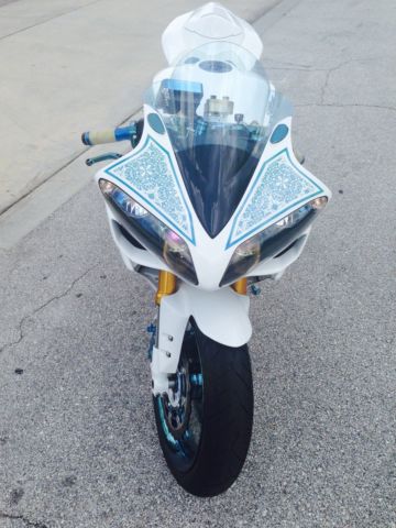 07 CUSTOM Yamaha R1