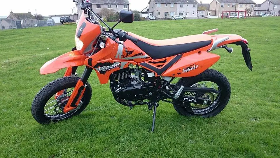 125 pulse motorbike 4 stroke bran new
