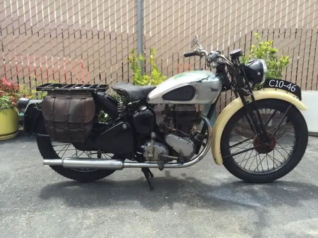 1946 BSA C10 Motorcycle ( No Reserve).