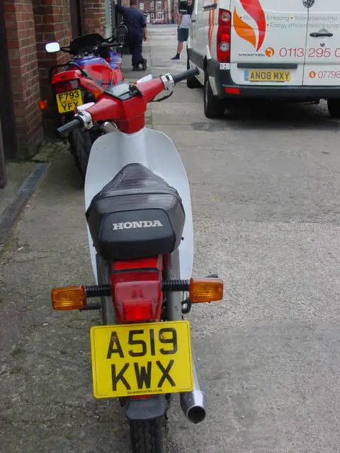 1983 HONDA C90C RED
