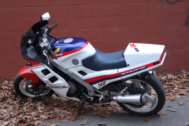 1986 Honda VFR 700 RARE Superbike, V4, Ride it today, Ships Nationwide