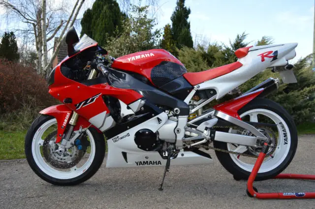 1999 Yamaha YZF R1 ( Great Condition )