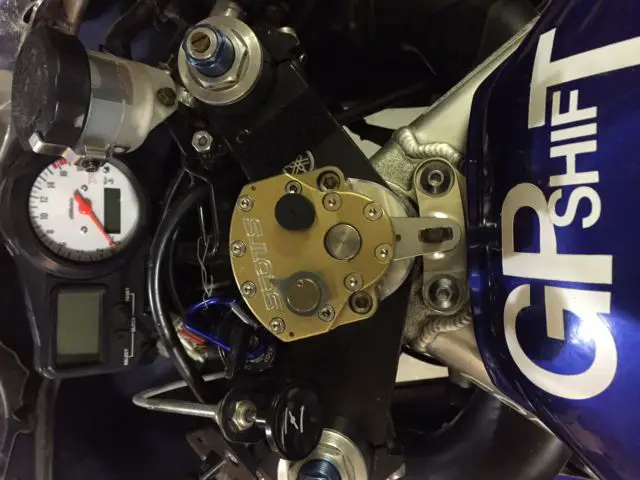 2000 Yamaha R6 race motorcycle