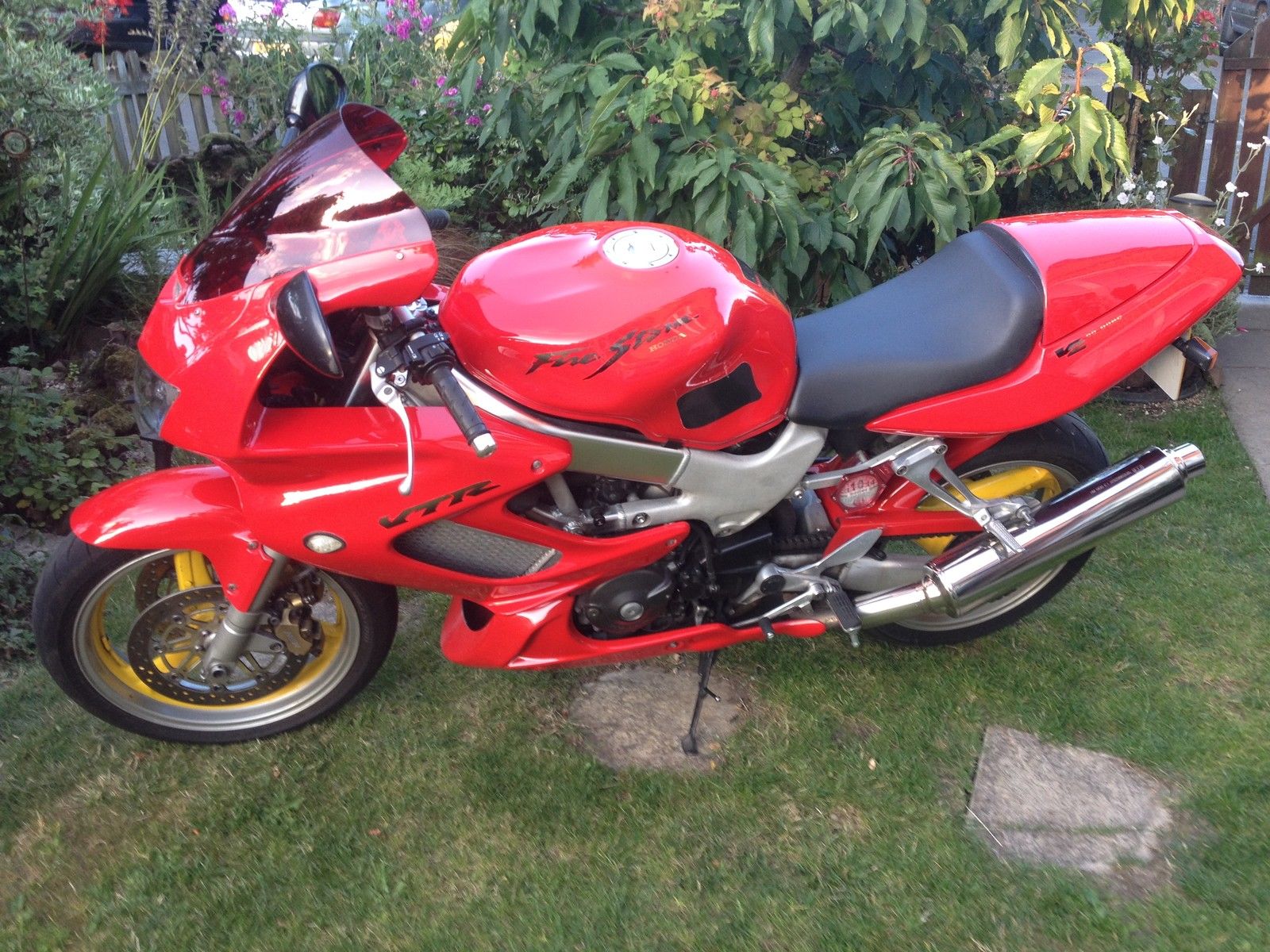 2001 HONDA VTR 1000 F RED