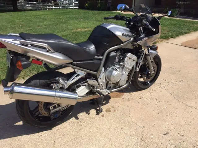 2002 Yamaha FZ1 with Accessories