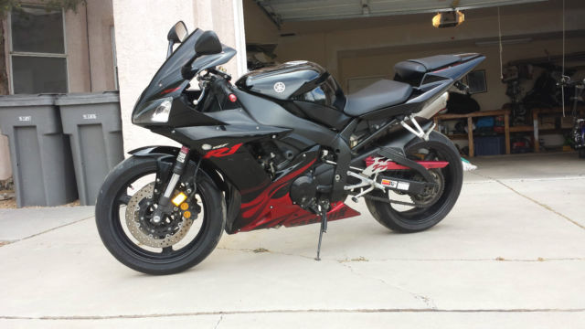 2003 Yamaha YZF R1 Motorcycle