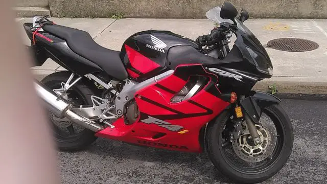 2004 Honda CBR 600 f4i very clean