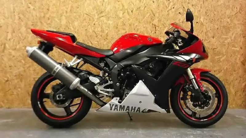2004 Yamaha YZF-R1