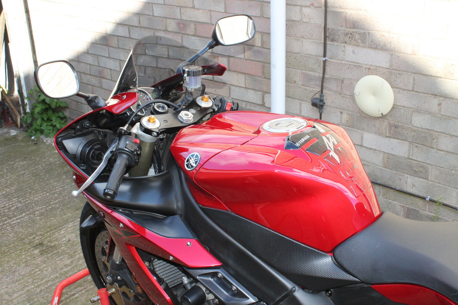 2004 Yamaha YZF R1 Candy Red