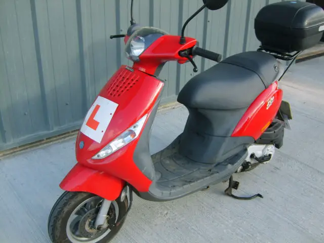2006 PIAGGIO ZIP 100 RED