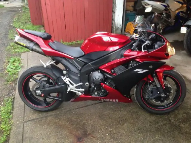 2007 YAMAHA R1 LOW MILES!