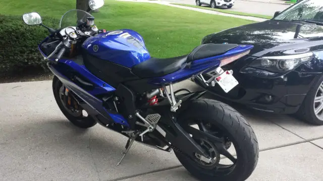 2007 Yamaha R6 LOW Miles.
